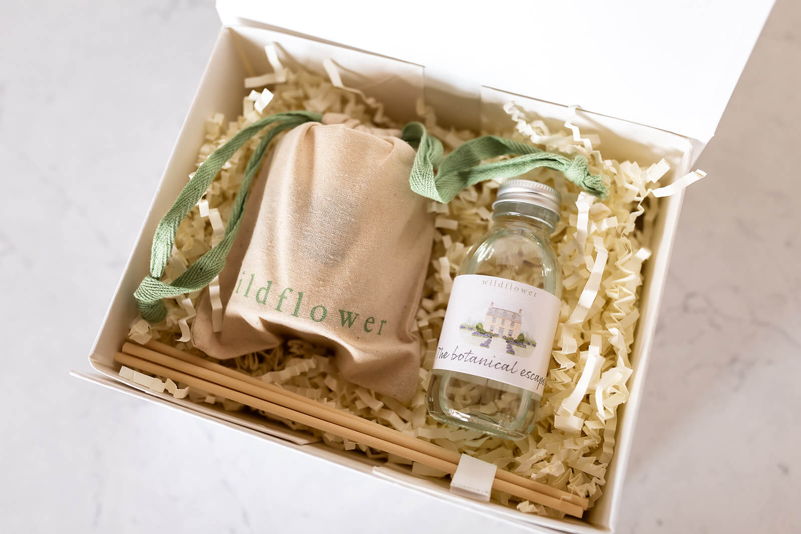 The Botanical Escape Candle & Diffuser Gift Box – Wildflower